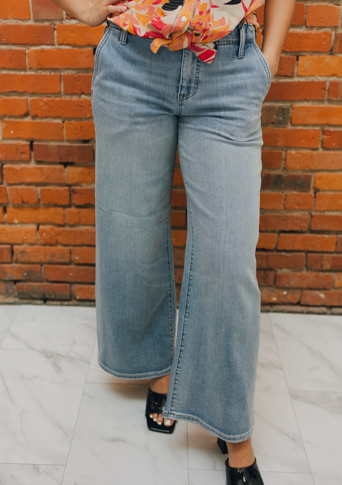 Liverpool Weekender Relaxed 30" — Kirtsey's Clothing & Gift Boutique